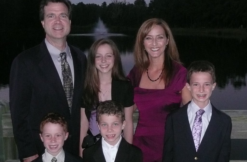 Let's all get behind the Broe family! | Rally.org